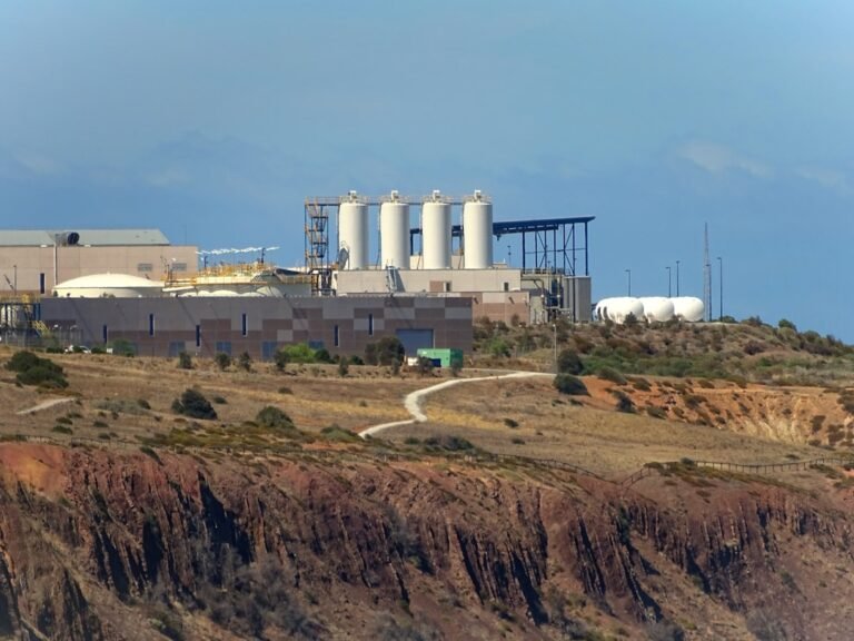 La industria nuclear española enfrenta una paradoja: oportunidades ...